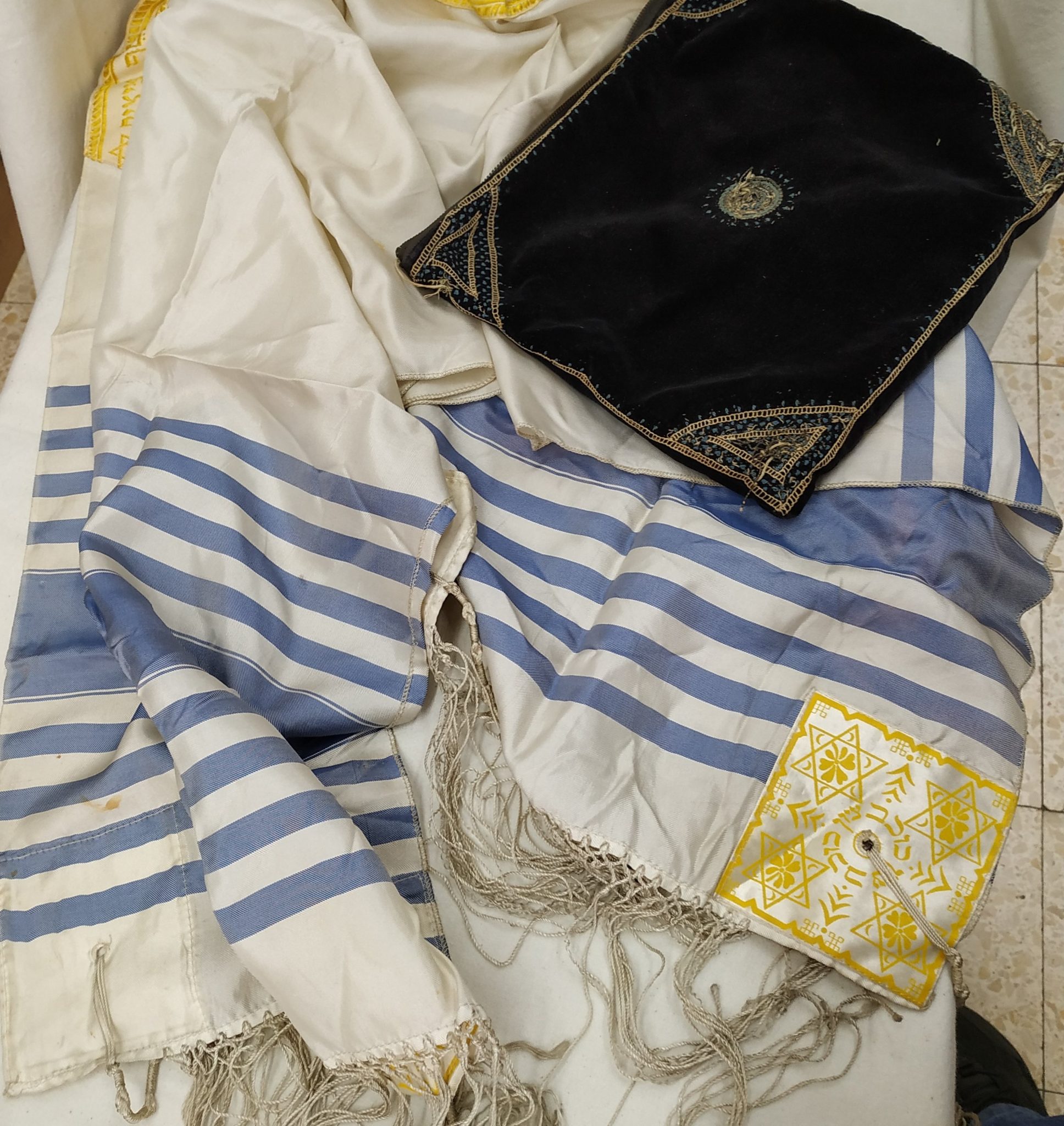 Vintage Talith And Bag - jerusalem-mall.co.il